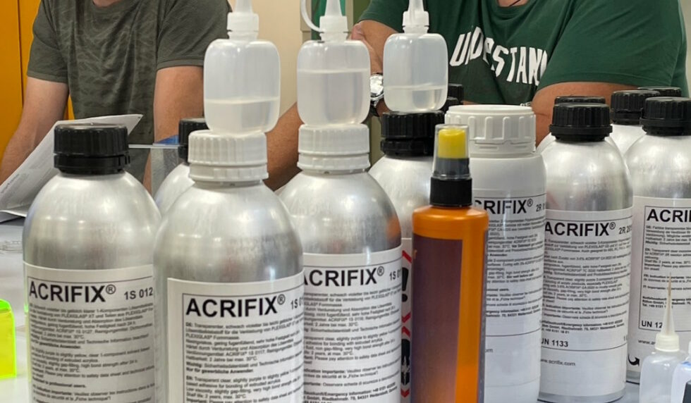 Collage Plastique | Iplast